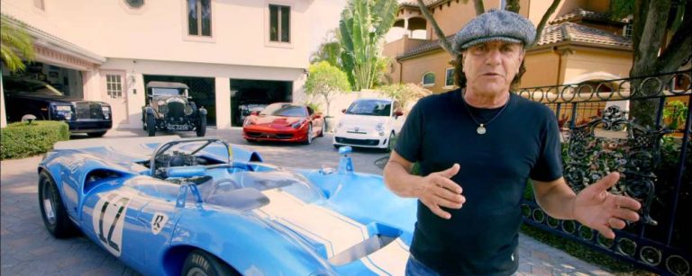 Brian Johnson conduce serie sobre autos en TV británica — Futuro Chile