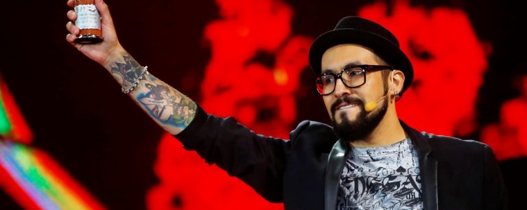 Revive la rutina de Edo Caroe en el Festival de Viña 2016 — Futuro Chile