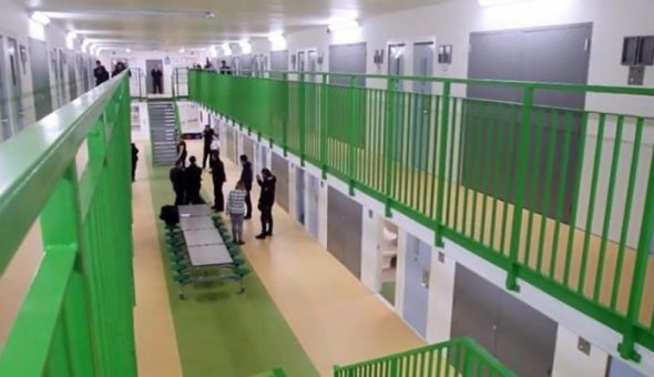 Así es la lujosa cárcel en donde los presos tienen teléfono, televisor ...