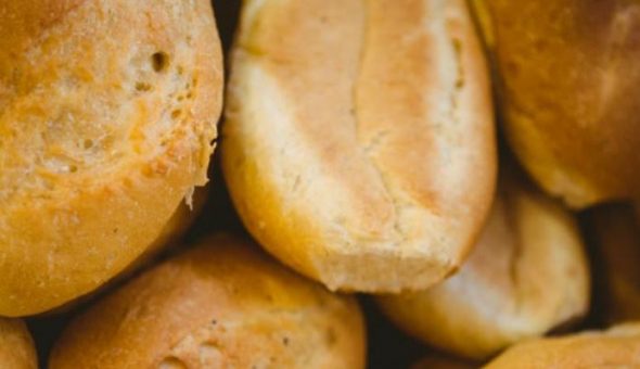 Siútica denominación al pan con vienesa y papas fritas se volvió viral