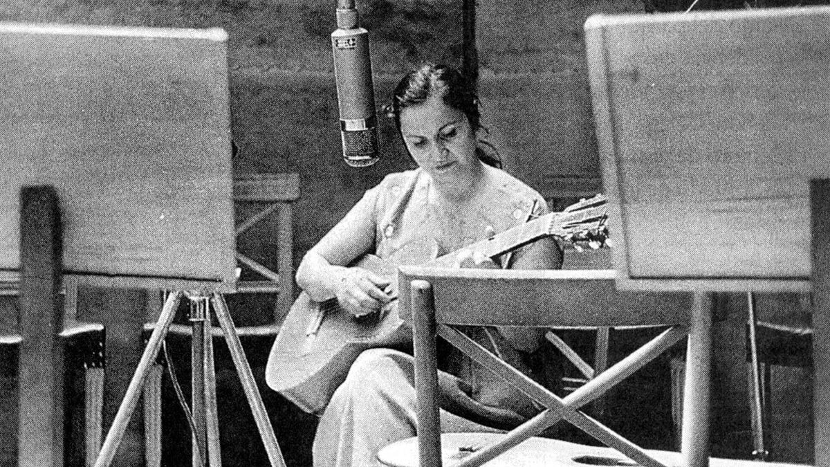 ESPECIAL // 10 covers a Violeta Parra que debes conocer — Futuro Chile