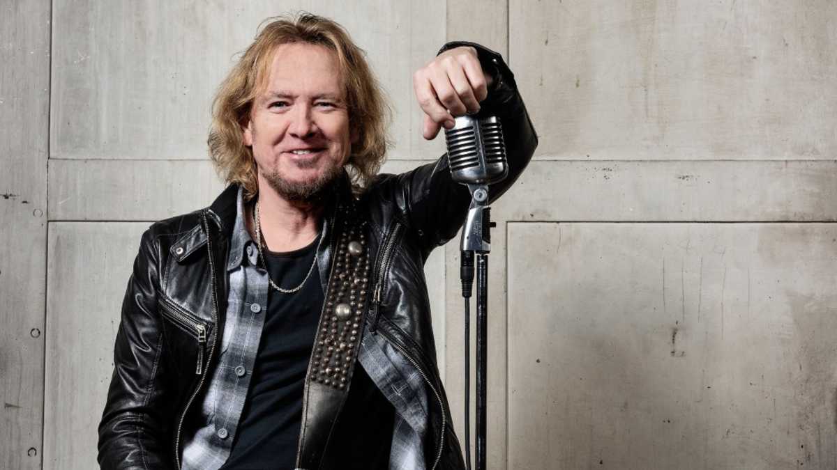 ENTREVISTA // Adrian Smith: “Las guitarras no están en los Grammy, pero ...