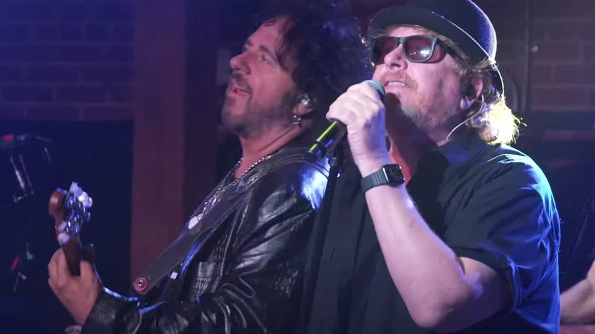 Toto estrenó video en vivo de "With a little help from my friends ...