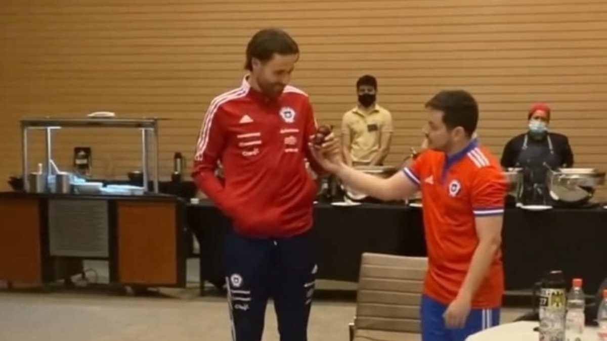 "Pollo" Castillo regaló Indio Pícaro a Brereton y recibió "cachamal" de ...