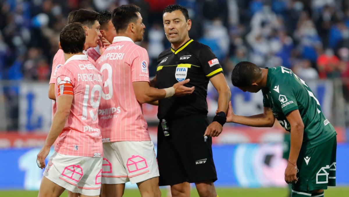El análisis de Futuro FC al partido de la UC y el arbitraje de Tobar ...