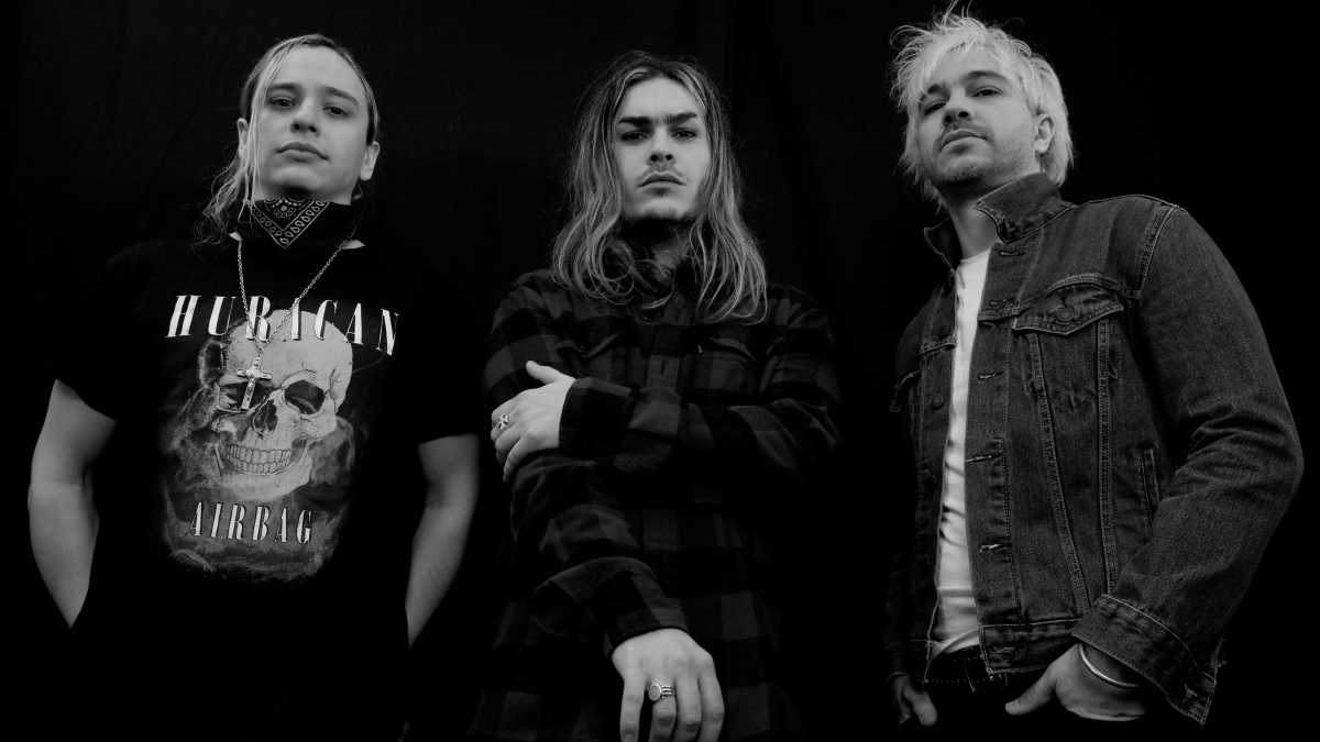Airbag estrena su nuevo disco, "Al parecer todo ha sido una trampa" — Futuro Chile