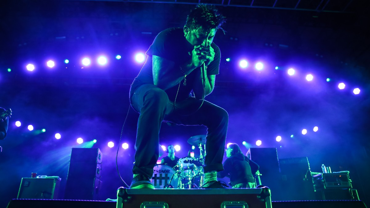Crosses), la banda de Chino Moreno, lanza nuevo single "Goodbye horses ...