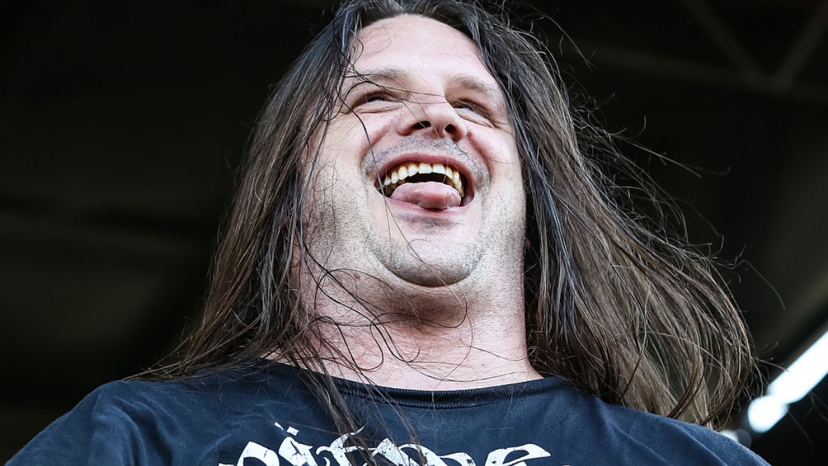 ¿Por qué George "Corpsegrinder" Fisher tiene un gran cuello? — Futuro Chile