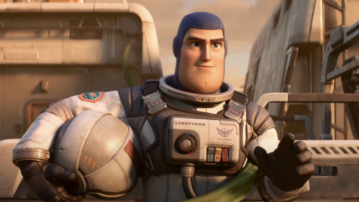 Lightyear: Buzz se enfrenta a su enemigo en el tráiler de la película ...