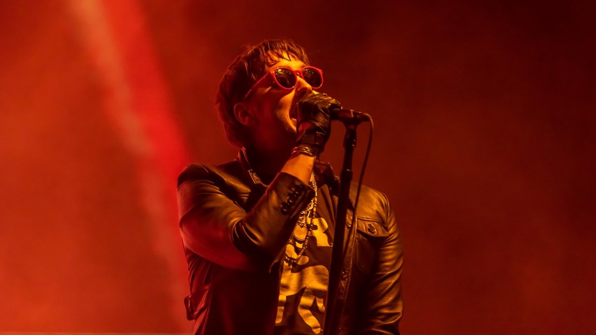 Julian Casablancas elogió show en Chile y atacó a los argentinos por ...