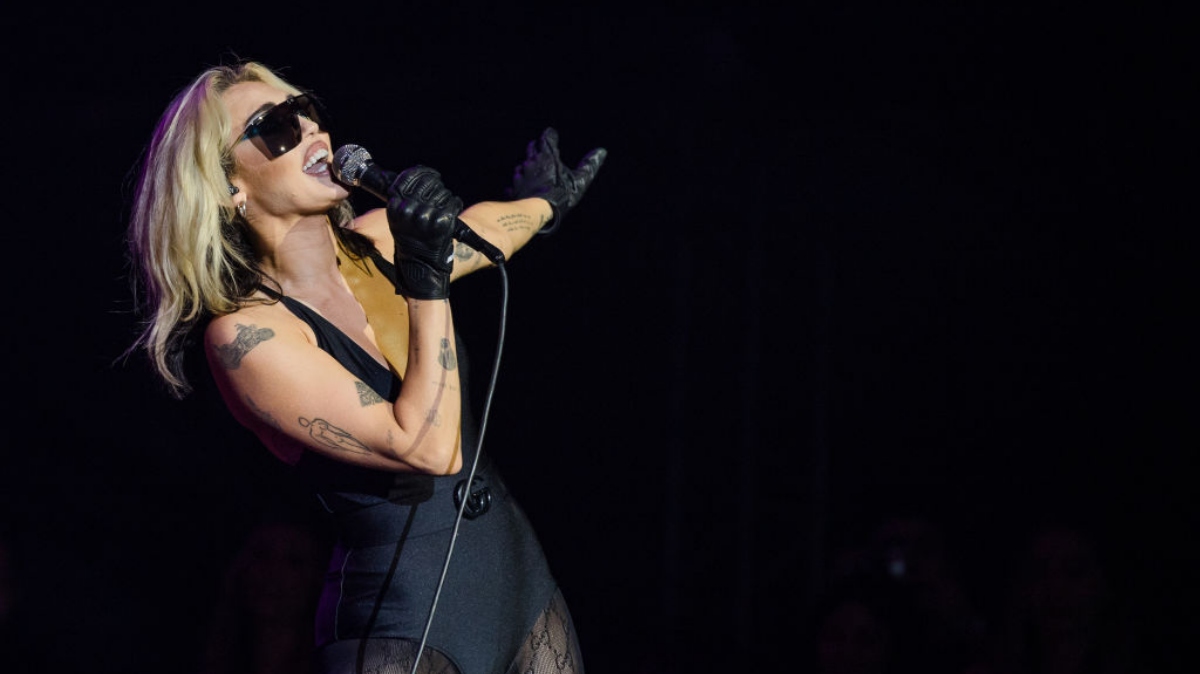 El emotivo homenaje de Miley Cyrus a Taylor Hawkins en Lollapalooza ...