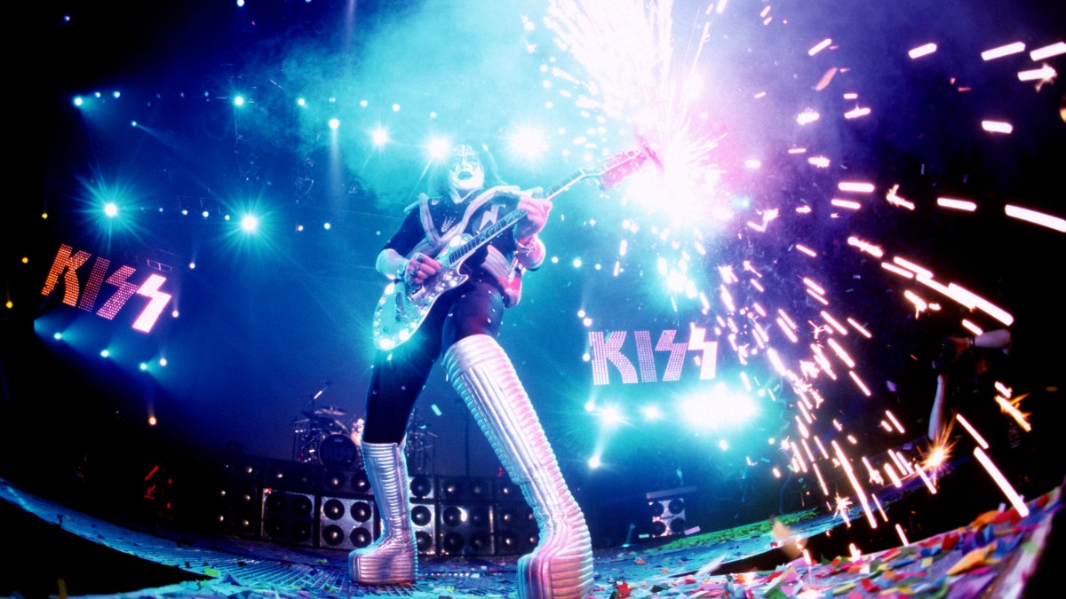Kiss lanzará su nuevo disco en vivo "Live at Donington 1996" — Futuro Chile
