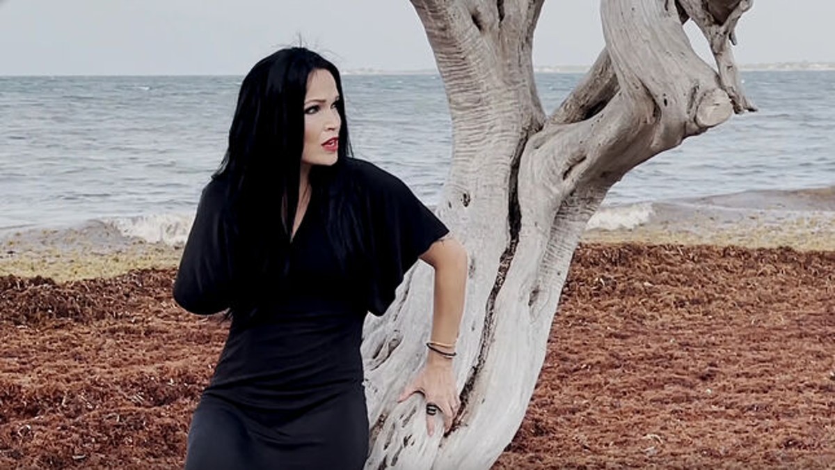 Tarja y su proyecto Outlanders lanzan cover de Depeche Mode — Futuro Chile