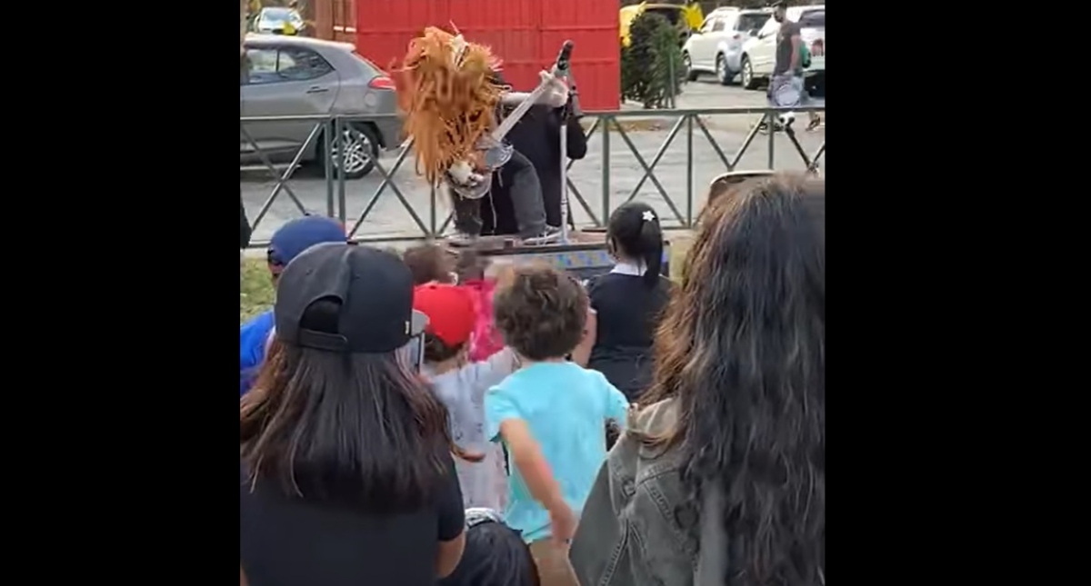 El mosh más "brutal" y tierno que verás... ¡Ocurrió en Chile! — Futuro ...