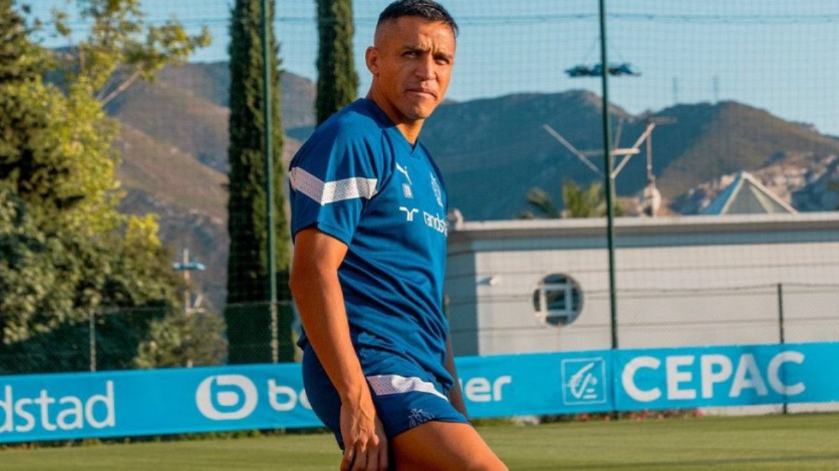 Alexis Sánchez recibe abrazos en su intenso primer entrenamiento ...
