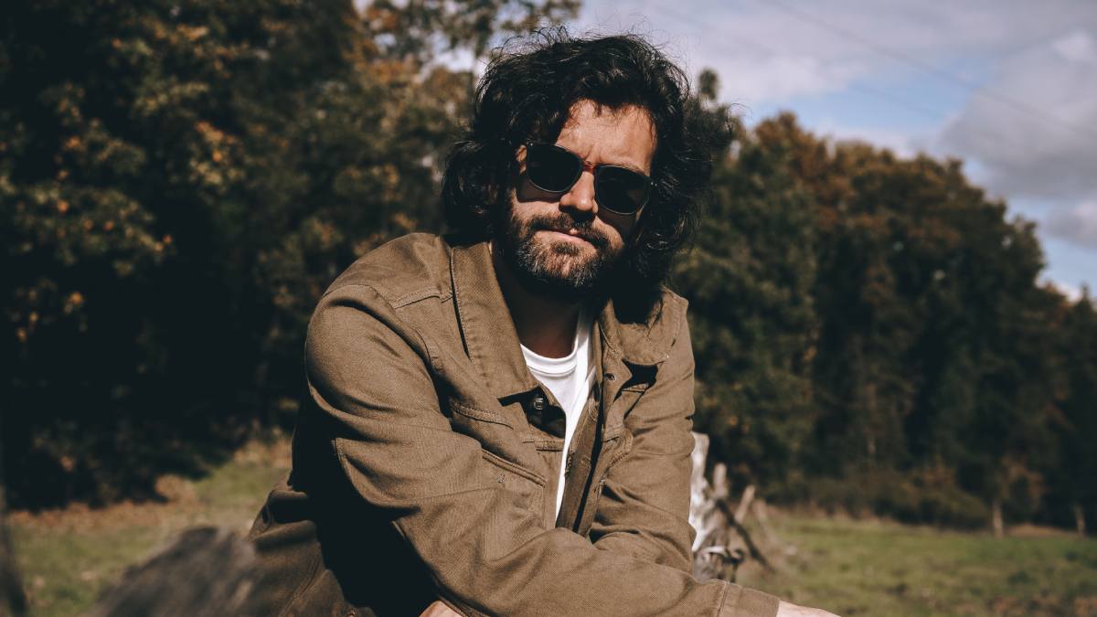 Rock, folk y pop: Nicolás Castro lanza su segundo EP “Eclipse” — Futuro Chile