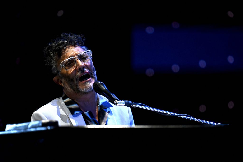 Fito Páez comenzó con éxito el primer concierto de su tour — Futuro Chile