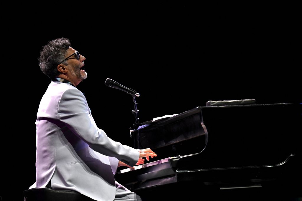 Fito Páez comenzó con éxito el primer concierto de su tour — Futuro Chile