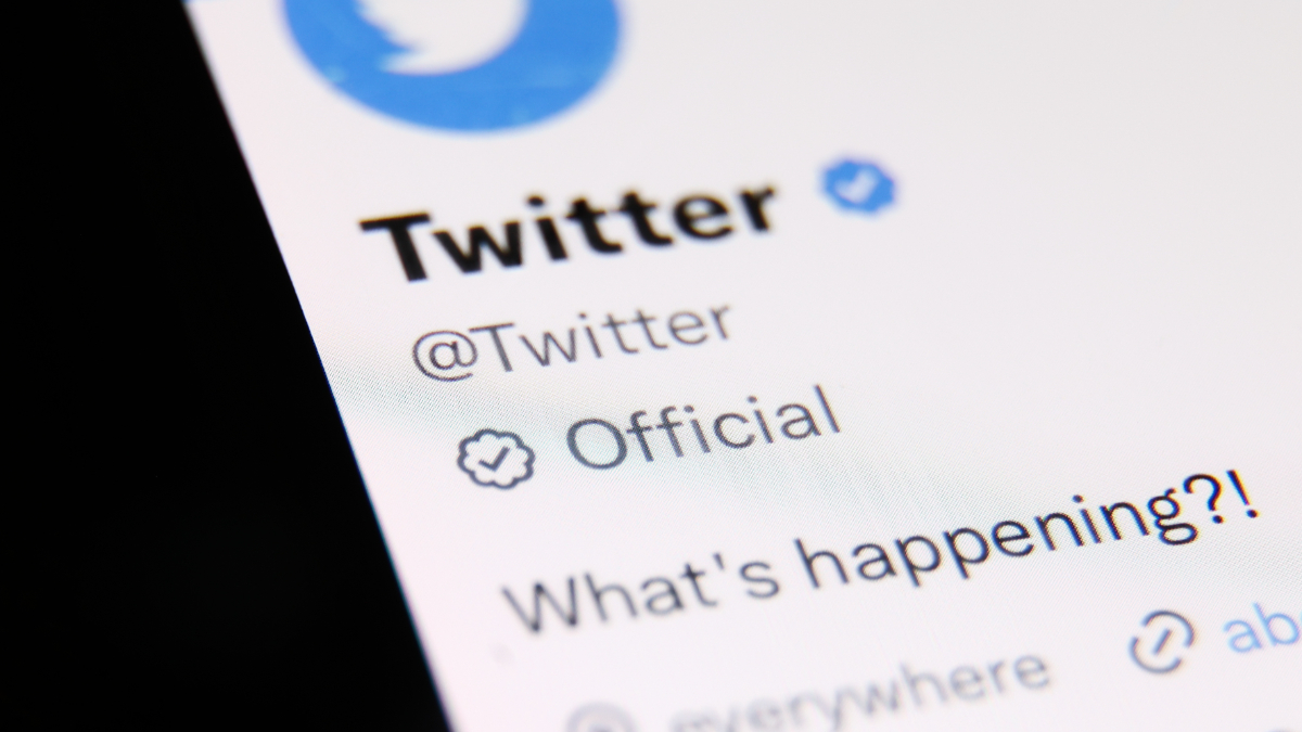 Twitter Blue reporta caída tras activar libremente la marca de cuenta ...