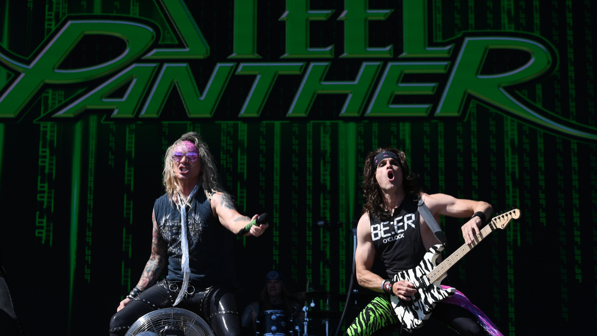 Cantante de Steel Panther cuenta cómo llegó un viejo amigo a reemplazar ...