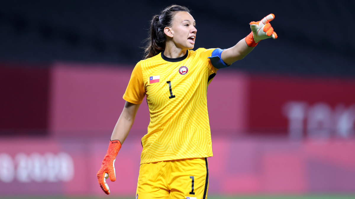 Christiane Endler arremete contra la dirección de la Roja femenina ...