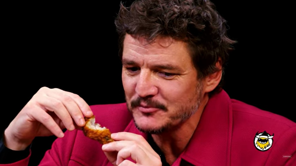 "Intentas matarme": Las épicas reacciones de Pedro Pascal en Hot Ones ...