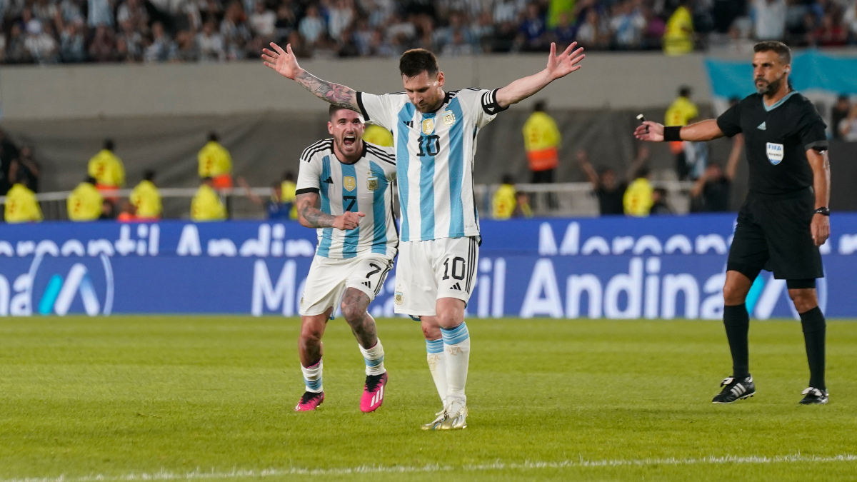 Lionel Messi hace historia al llegar a los 800 goles — Futuro Chile