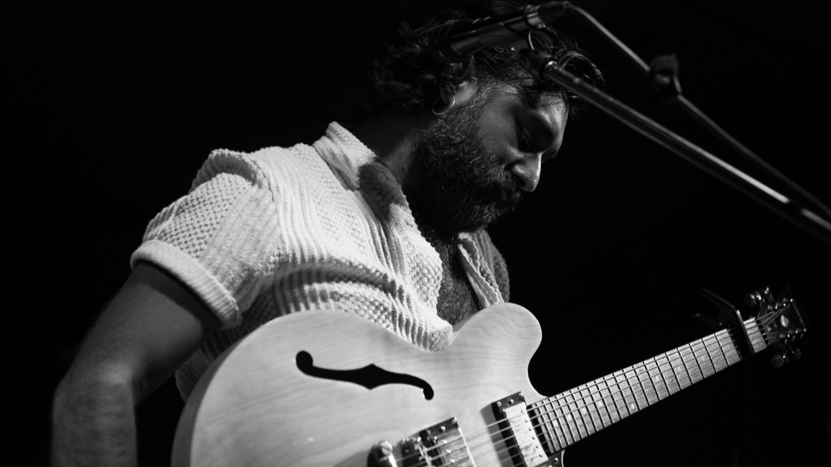 Tom Pepper estrena su nuevo single "Combustión" — Futuro Chile