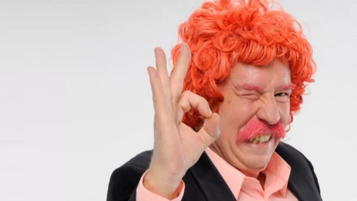 El Profesor Rossa trae su última rutina de comedia a Santiago — Futuro ...