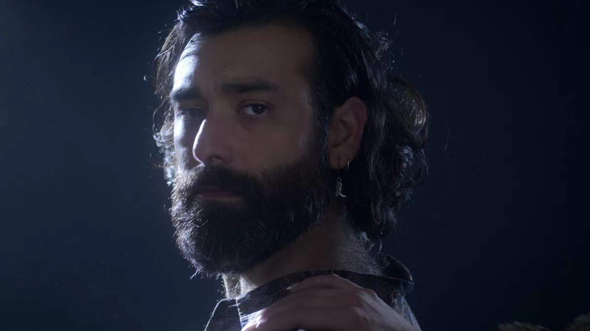 Tom Pepper presenta su nuevo videoclip "Combustión" — Futuro Chile