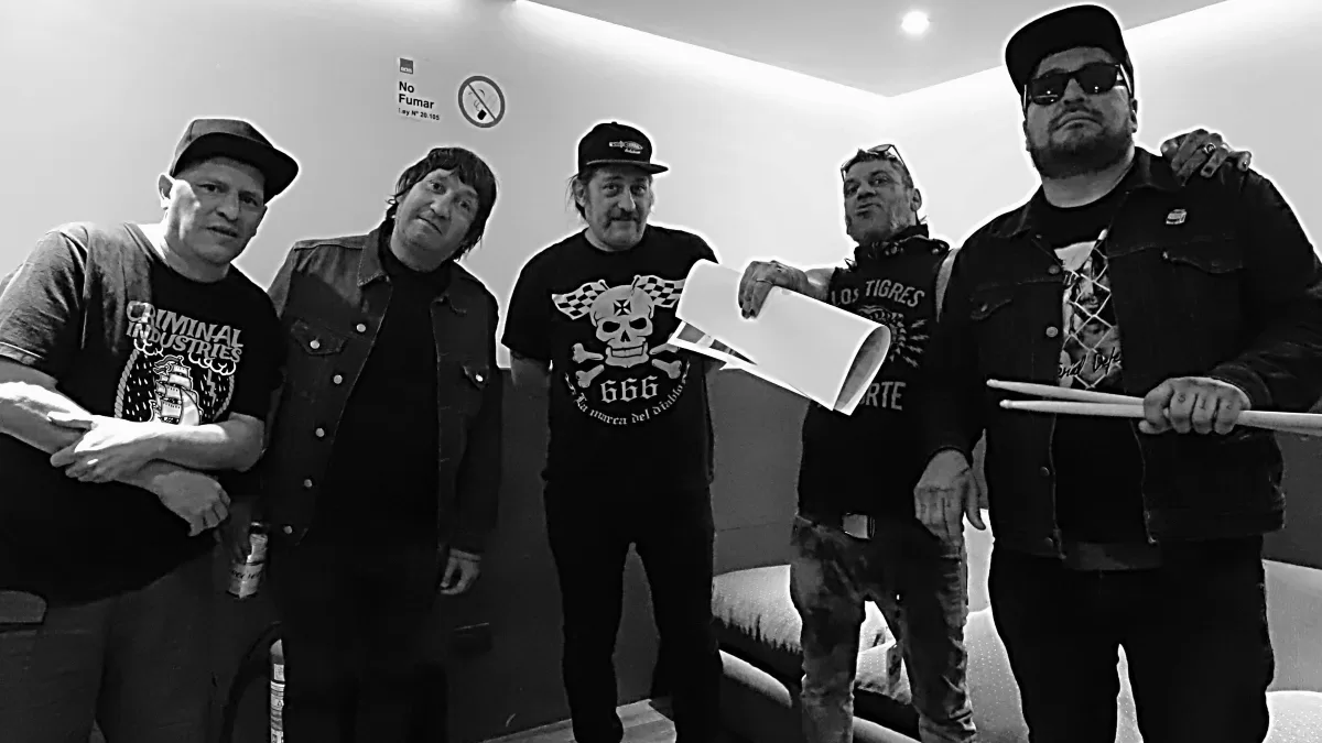 2 Minutos y Ciro Pertusi lanzan nueva versión de “Lejos estoy” — Futuro ...