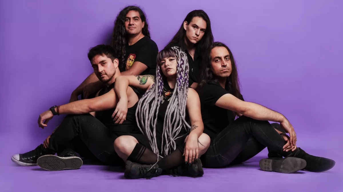 Delta estrenó su single "At Last", parte de su próximo disco — Futuro Chile