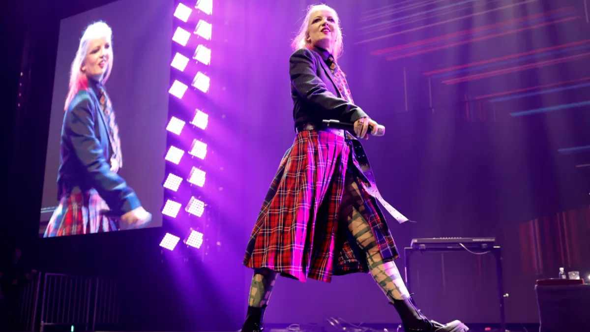 VIDEO // Shirley Manson detiene show de Garbage por pelea: "Paren con ...