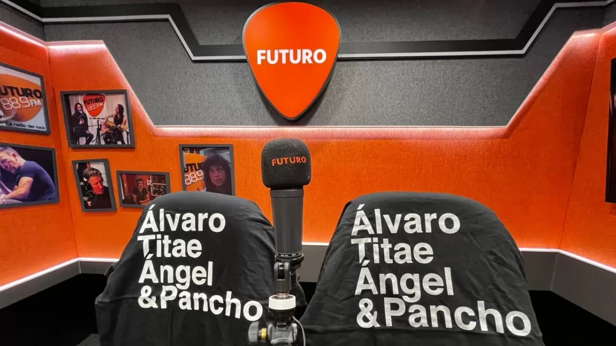 CONCURSO CERRADO // Futuro te regala afiches y poleras de La Revuelta de Los Tres — Futuro Chile