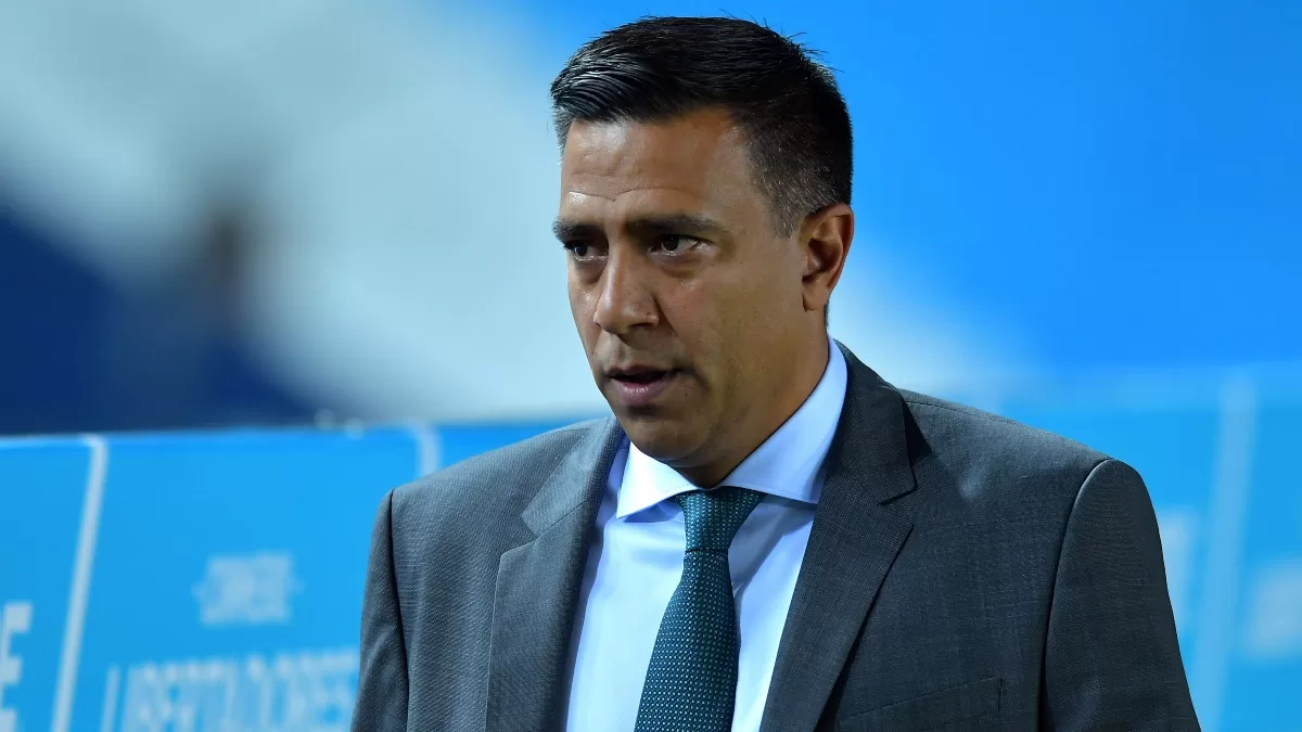 ¡Bomba futbolística! César Farías en conversaciones con La Roja ...