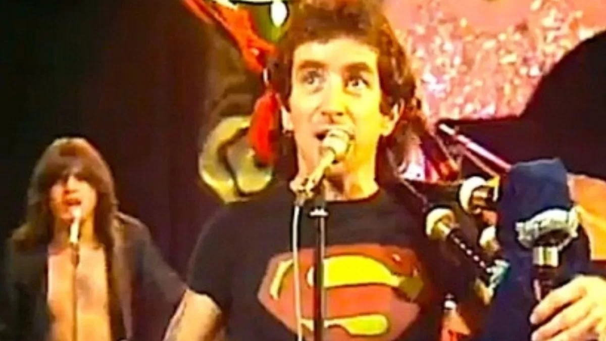 ¿Cómo lo hizo?: La verdad detrás de la interpretación de Bon Scott del clásico de AC/DC en gaita ...