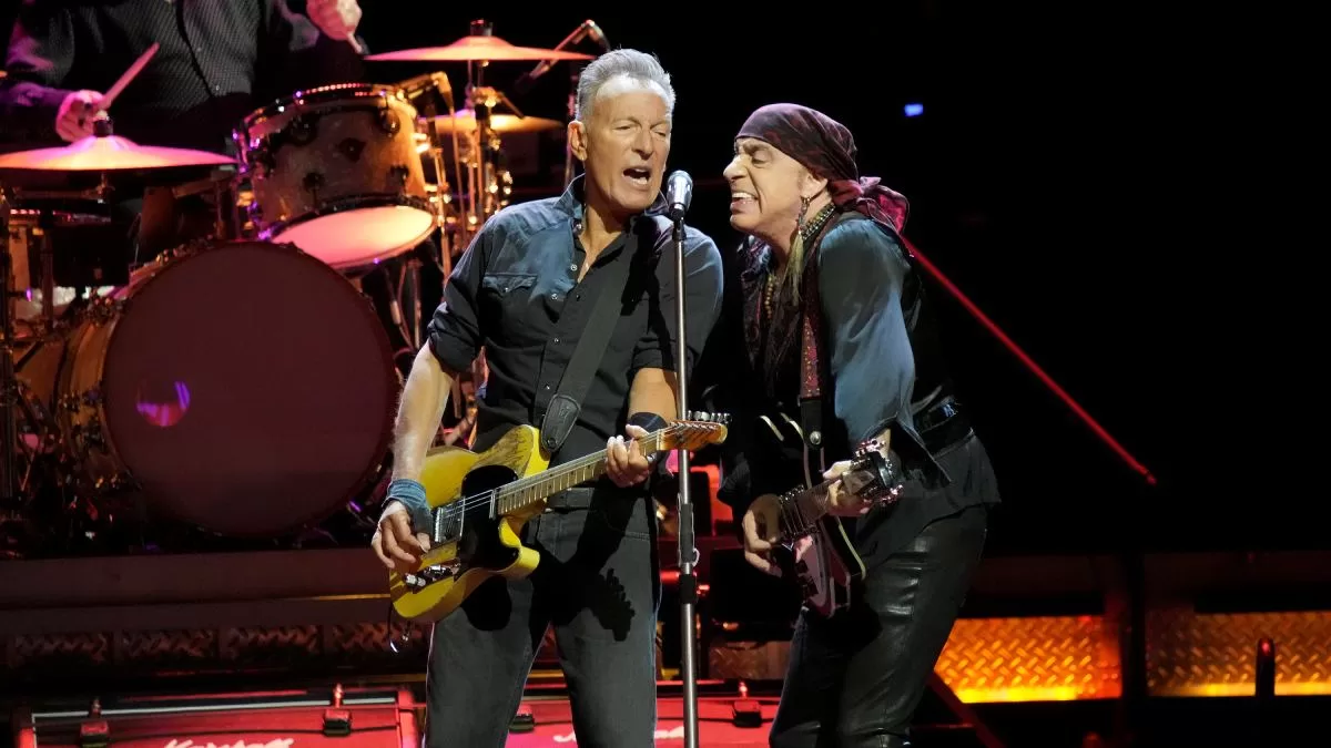 Bruce Springsteen regresó triunfal a los escenarios y dio primer ...