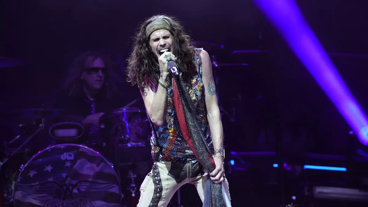 Steven Tyler volvió a los escenarios por primera vez desde que se dañó ...
