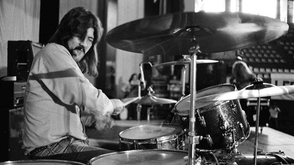 El día en que John Bonham le dio un puñetazo a Van Halen — Futuro Chile