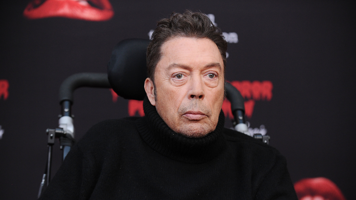Tim Curry regresa al cine de terror con "Stream" — Futuro Chile