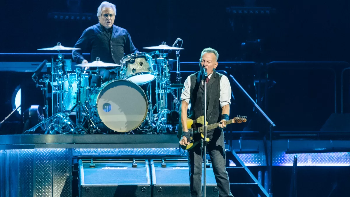 ¡Feliz Halloween!: Bruce Springsteen sorprende con cover de ...