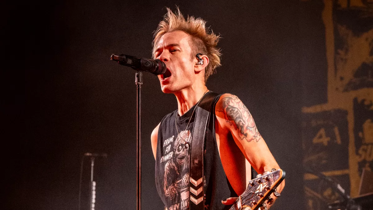 Deryck Whibley y su ex manager se demandan mutuamente — Futuro Chile
