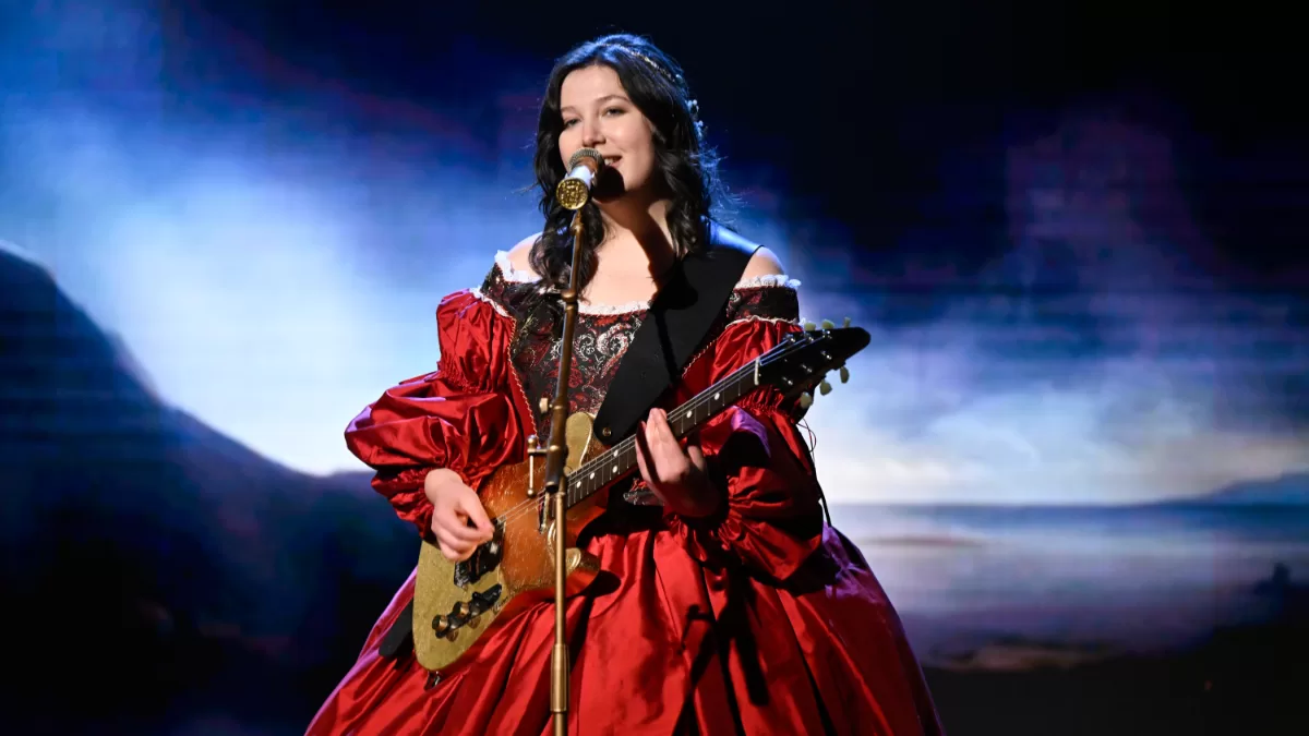 Lucy Dacus anuncia nuevo disco "Forever Is A Feeling" y ya puedes ...