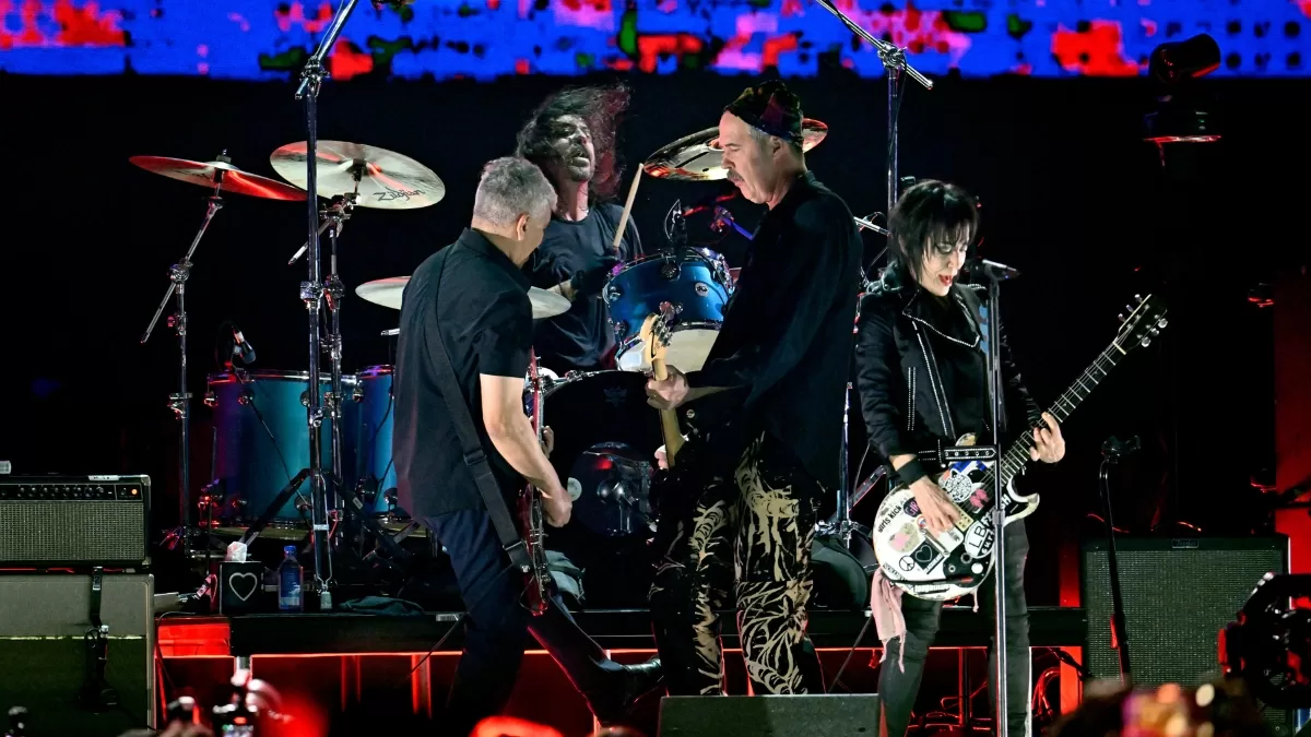 Nirvana se reune en el Fireaid con invitadas de lujo — Futuro Chile