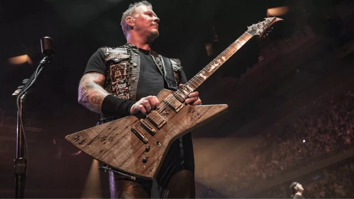 La historia de “Carl”, la guitarra más especial de James Hetfield ...