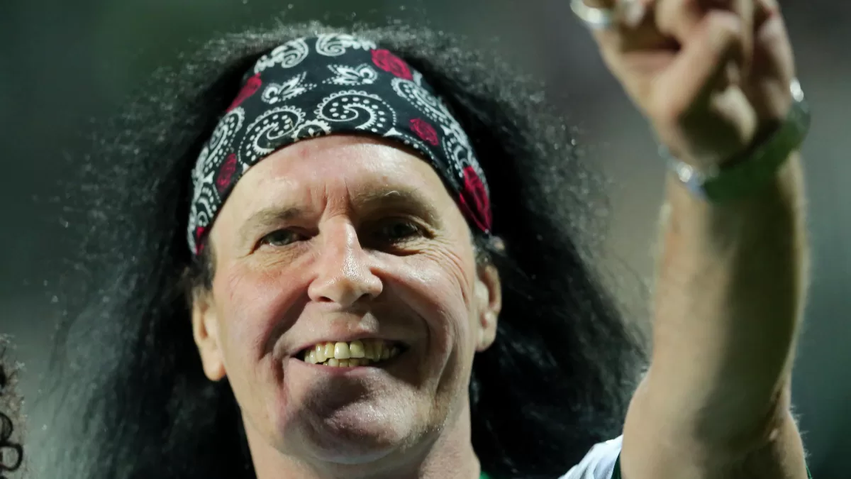 Dave Evans arremete contra el metal por ser “una actitud fingida ...