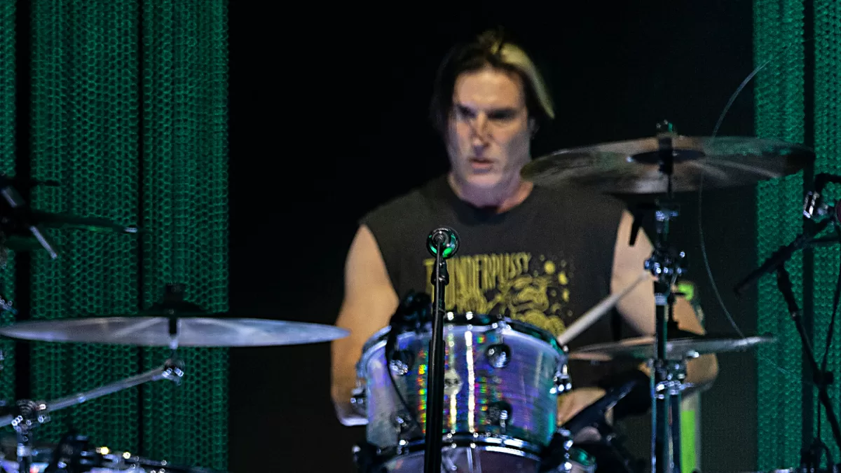 Sean Kinney de Alice In Chains actualiza su estado tras emergencia ...