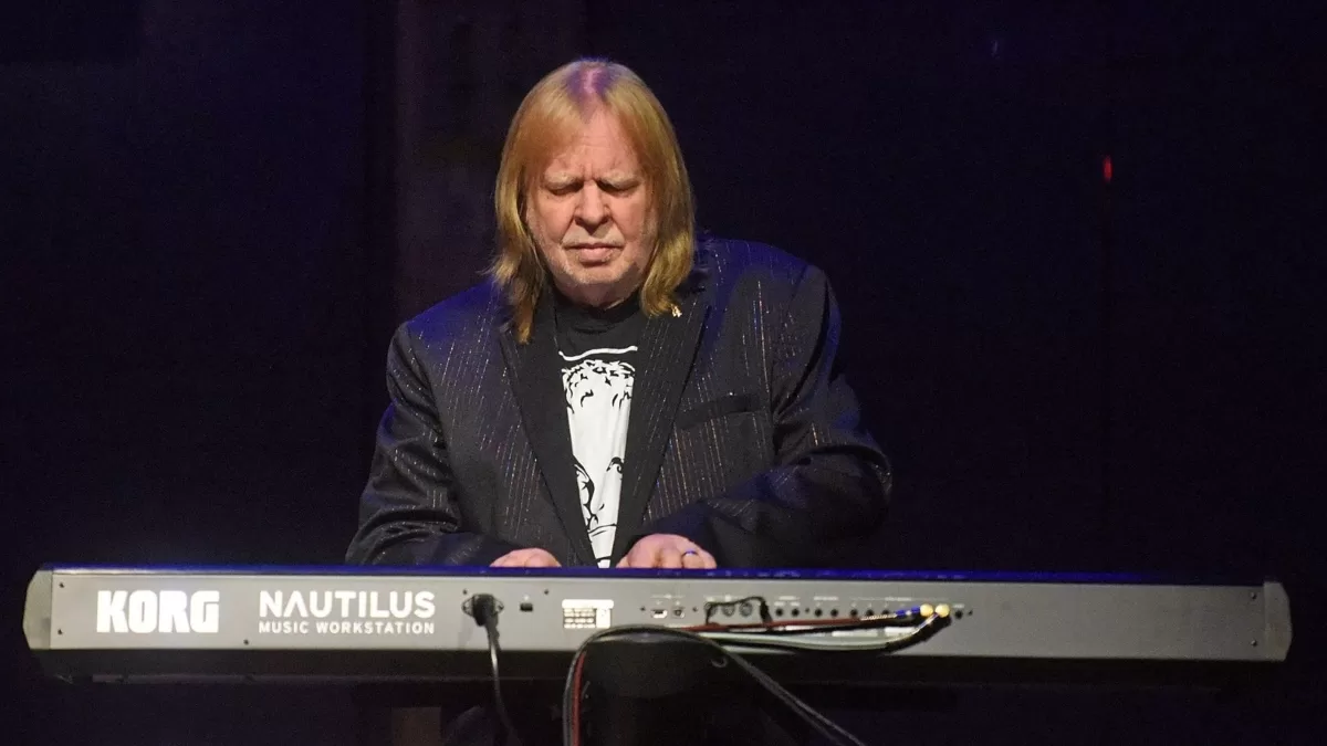 El mítico compositor Rick Wakeman suspende su tour en EE. UU. por ...