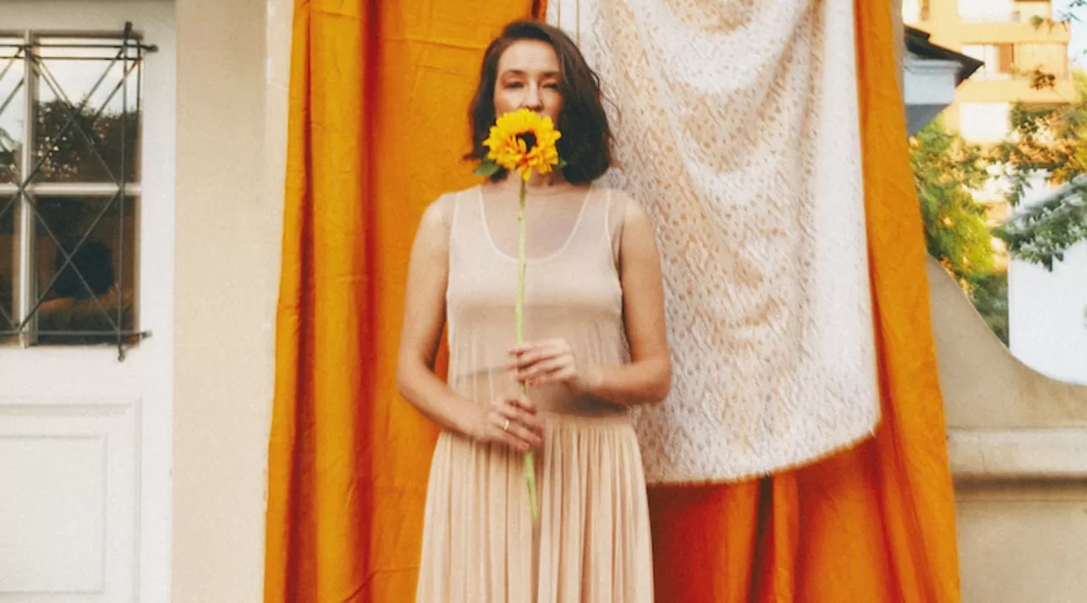 Paz Court regresa a la música y a Chile con su nuevo single “Encuentro ...