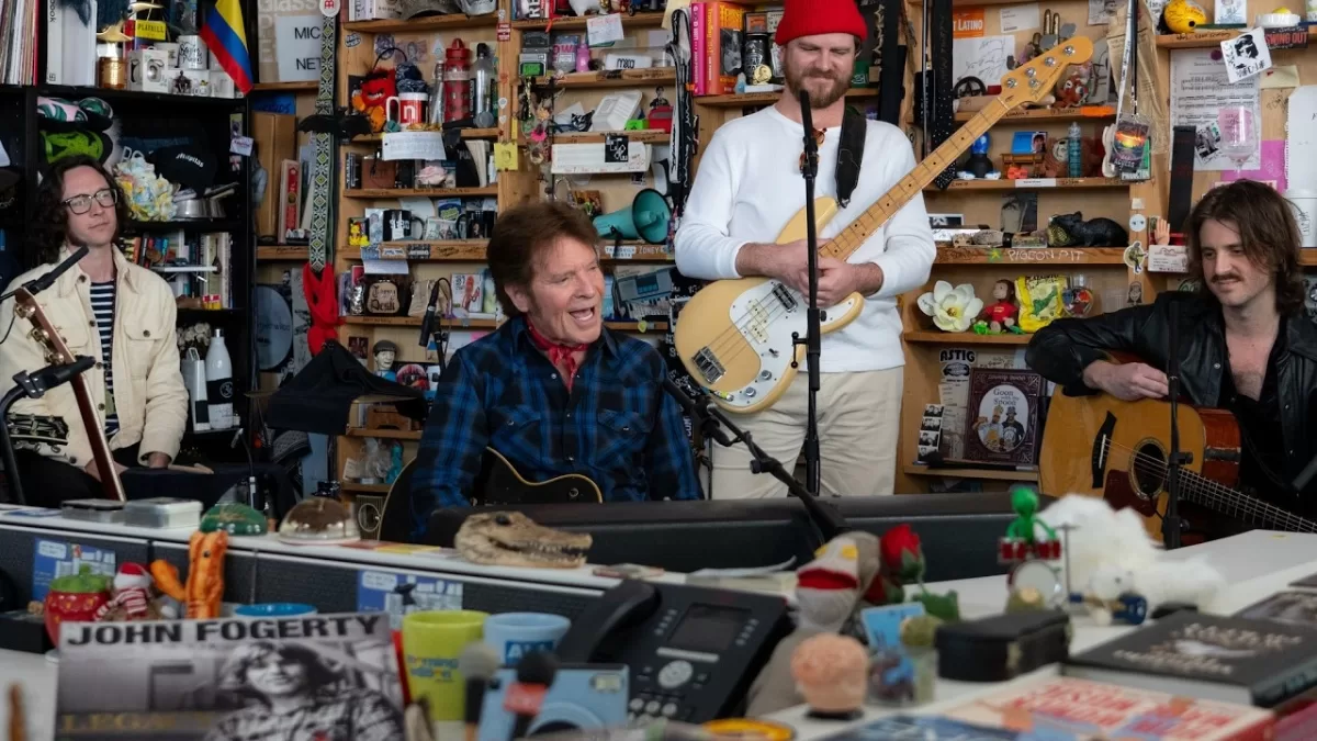 John Fogerty se roba el show en Tiny Desk: energía total a los 80 años ...
